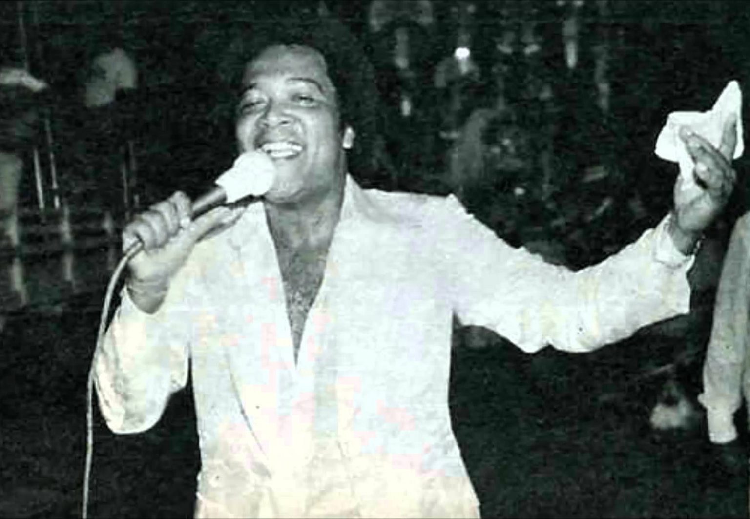 Roberto Ribeiro canta: Cabide de Molambo